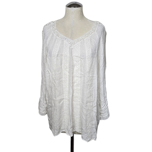 new directions | Tops | New Directions Curvy White Cold Shoulder Long ...